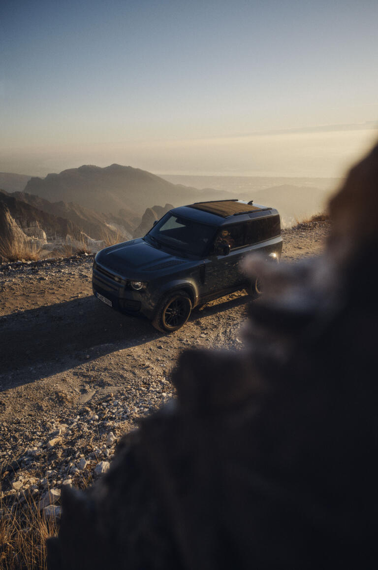 Landrover Defender Adventure in the Mountains